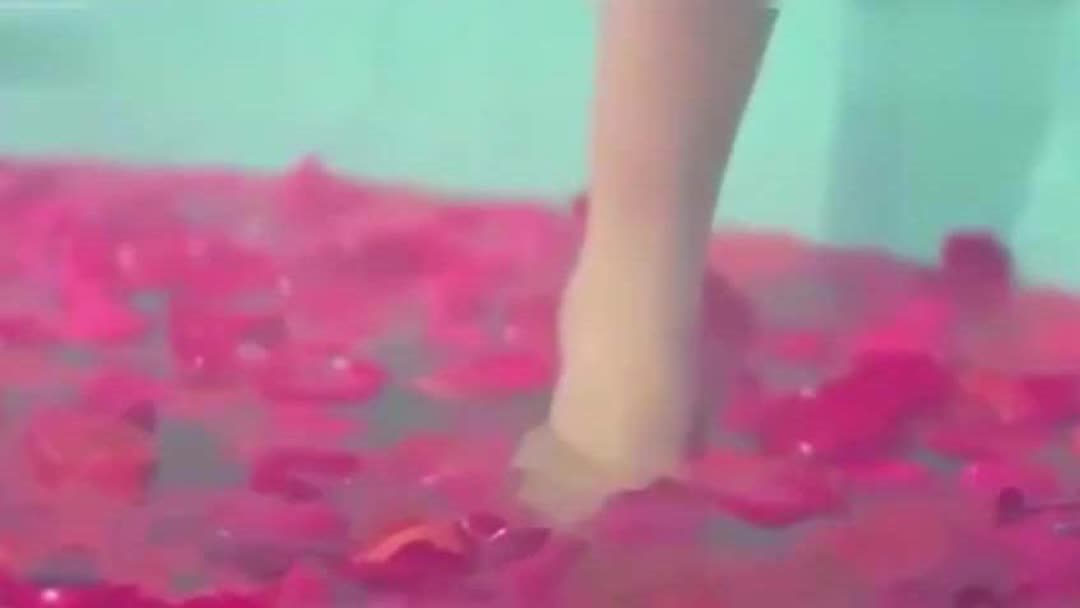 鹿晗和关晓彤的沐浴戏原来是这样拍的,看起来配一脸