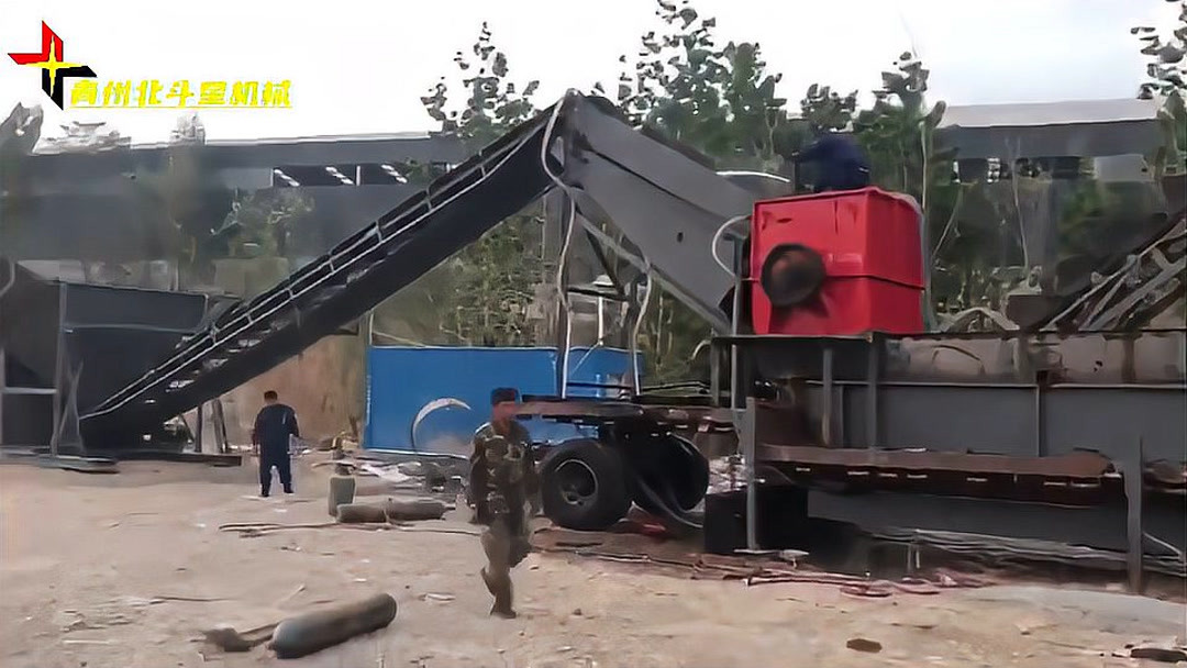 改装移动山石地砂破碎设备,风化砂石料制砂洗砂机械价格
