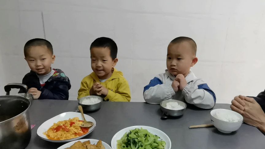 让孩子从小学习传统文化,诵读国学经典,应该是一种很好的选择。