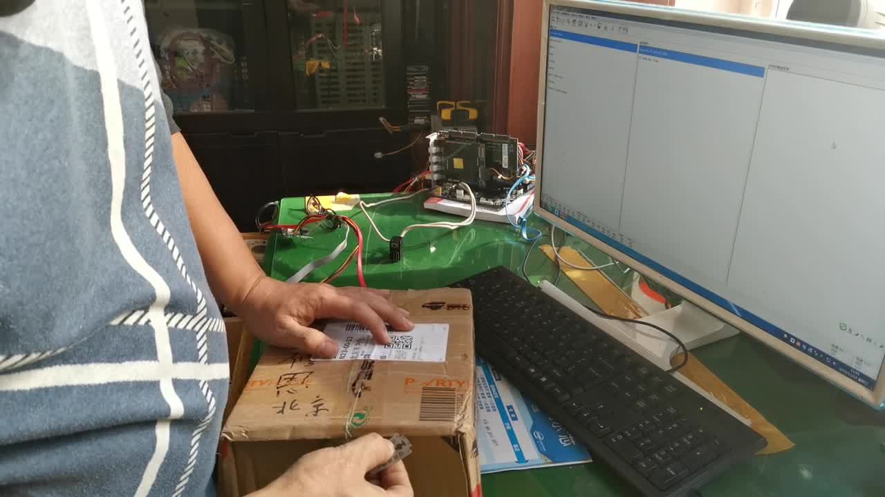 粉丝寄来一块希捷4T硬盘要维修多少镥合适呢