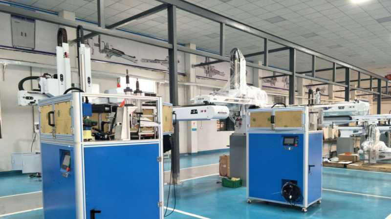 注塑机机械手-注塑模内镶件机械手案例