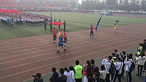 河北科技大学运动会开幕仪式经过管学院方队