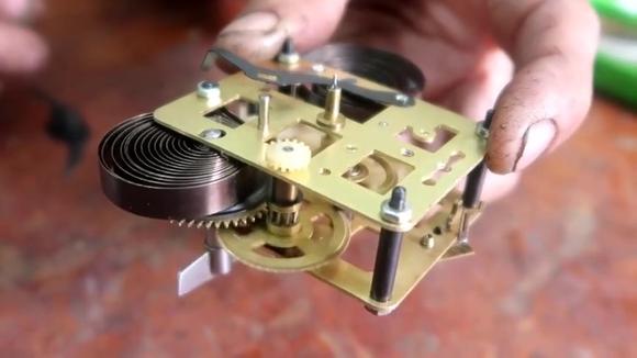 翻新经典老式机械钟表