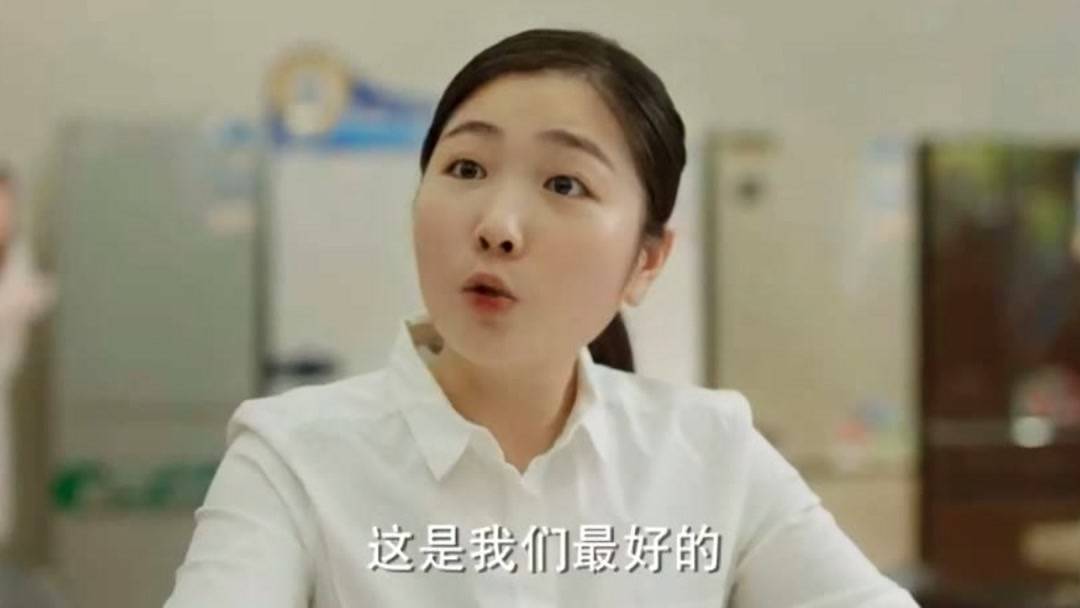 新手机上市,之昂和小司都争着给立夏买手机,结果一看到价格懵了