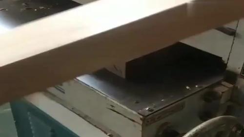 来自鲁班凳的榫卯,这样的结构是最稳定,也是最美观的