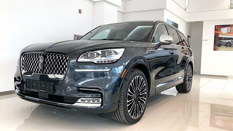 2021款林肯飞行家高清实拍，打开车门坐进驾驶室，我忘记了奥迪Q7