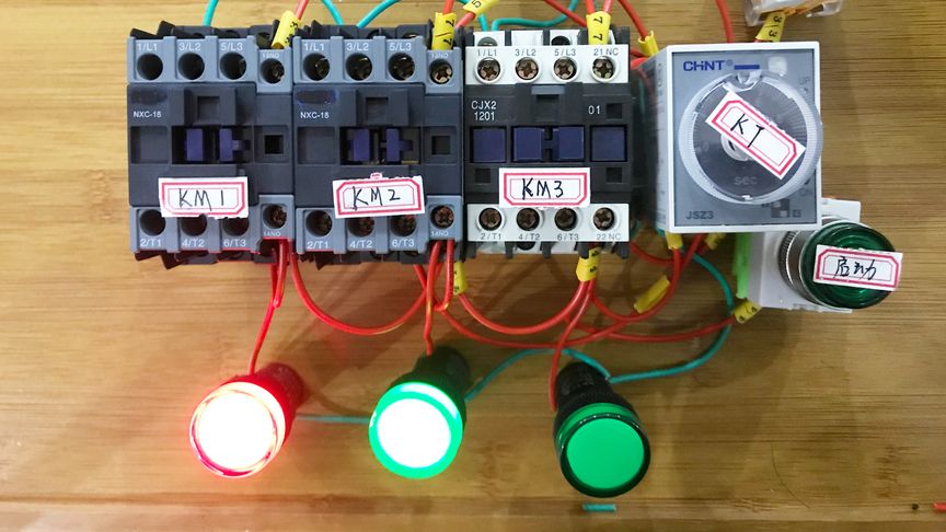 电工知识:时间继电器自动控制星三角降压启动控制电路,接线讲解