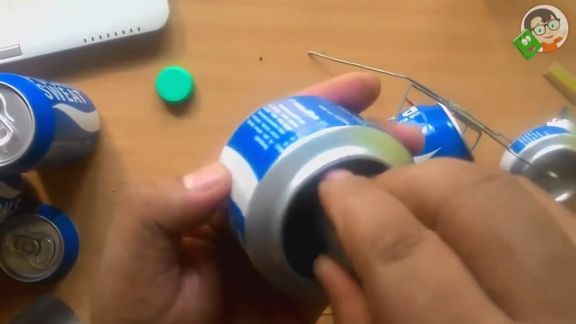 技术宅 手工帝 创意 DIY:如何制作玩具电动摩托车