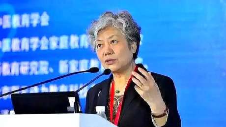 李玫瑾讲述:何为“人的价值”?家长懂了这些,孩子就能向阳生长