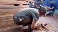 传统的木工刨技术, 现在城里基本见不到了