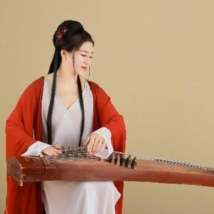 弹古筝的宋老师 