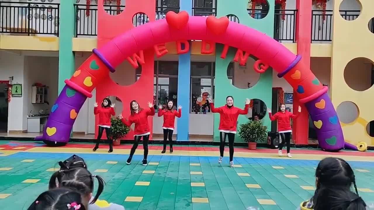 亲子运动会,老师舞蹈推荐《哎呀呀》幼儿教师 幼儿