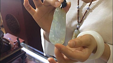 揭秘:商场绝不会让你知道的翡翠和田玉交易内幕,真实价值可能只有...