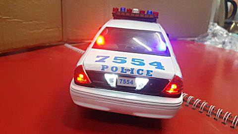1/18福特维多利亚 纽约警车模型加灯改装