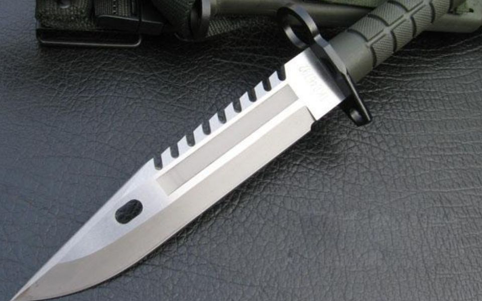 既是匕首也能当刺刀,主流的军用冷兵器