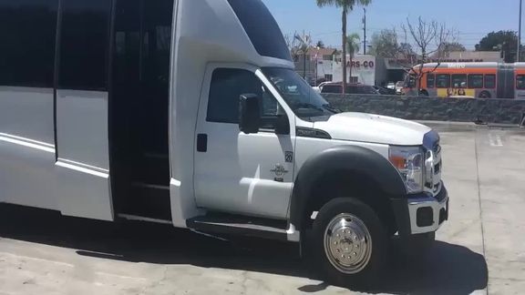 客车的车厢,皮卡的车头,设计师的脑洞真是大!