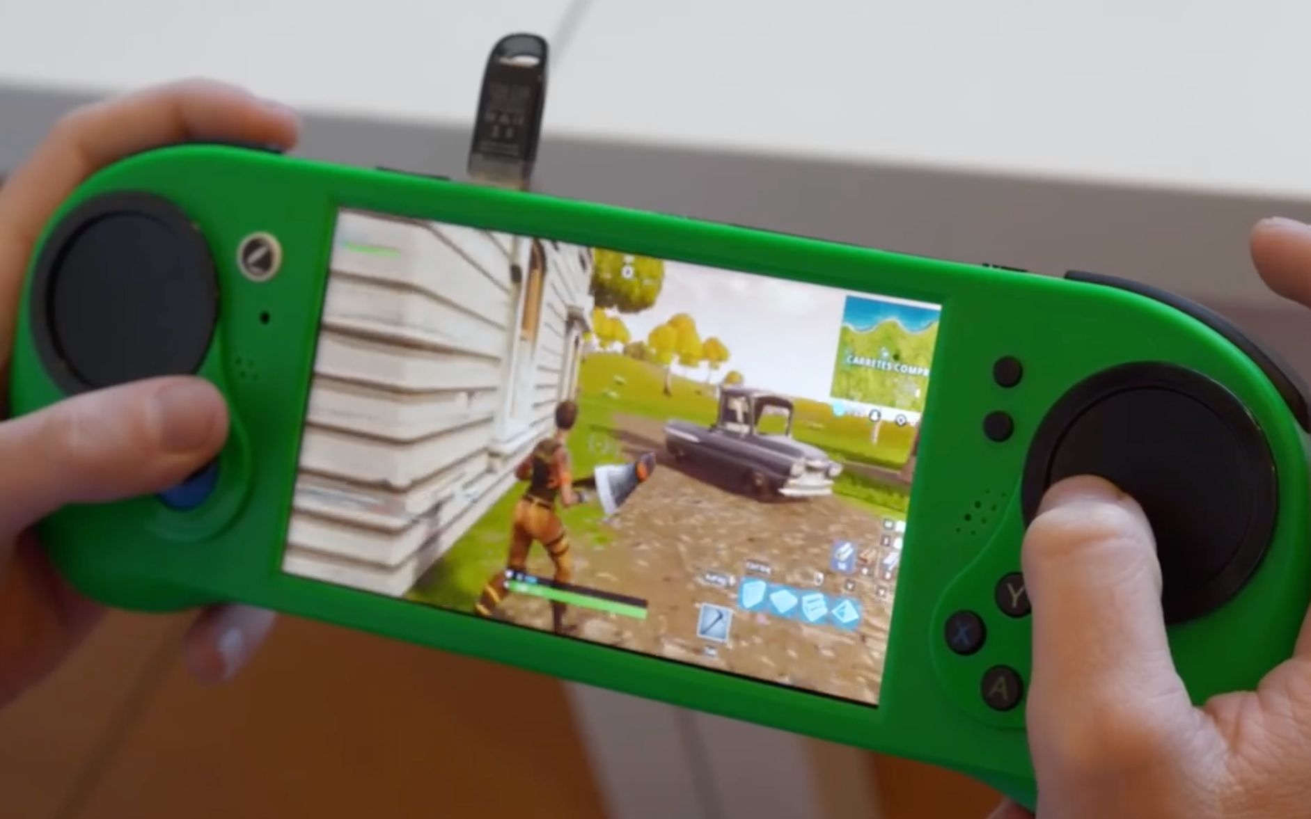 Steam掌机官方演示| 堡垒之夜,目测帧数不足