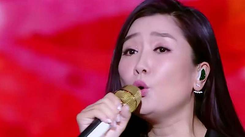 凤凰传奇演唱《将进酒》,说尽李白的潇洒与豪迈,现场一片欢呼