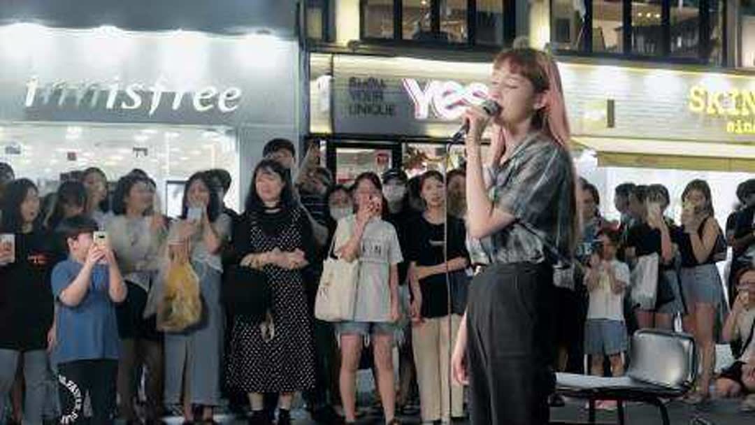 美女一口气模仿5位外国歌手,音色切换自由,令人叹服开口跪!