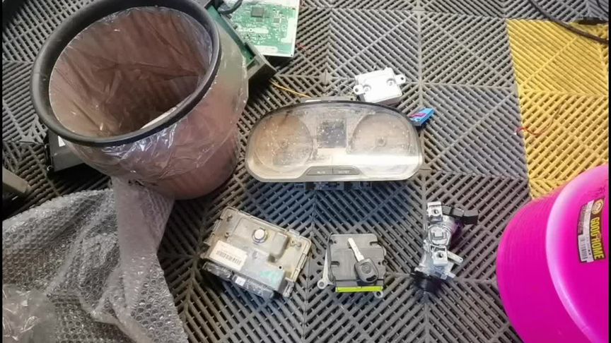 水泡新捷达更换全套防盗编程