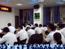 翁源农商行大堂经理演讲赛之《情系大堂,心怀客户》(演讲者:罗云)