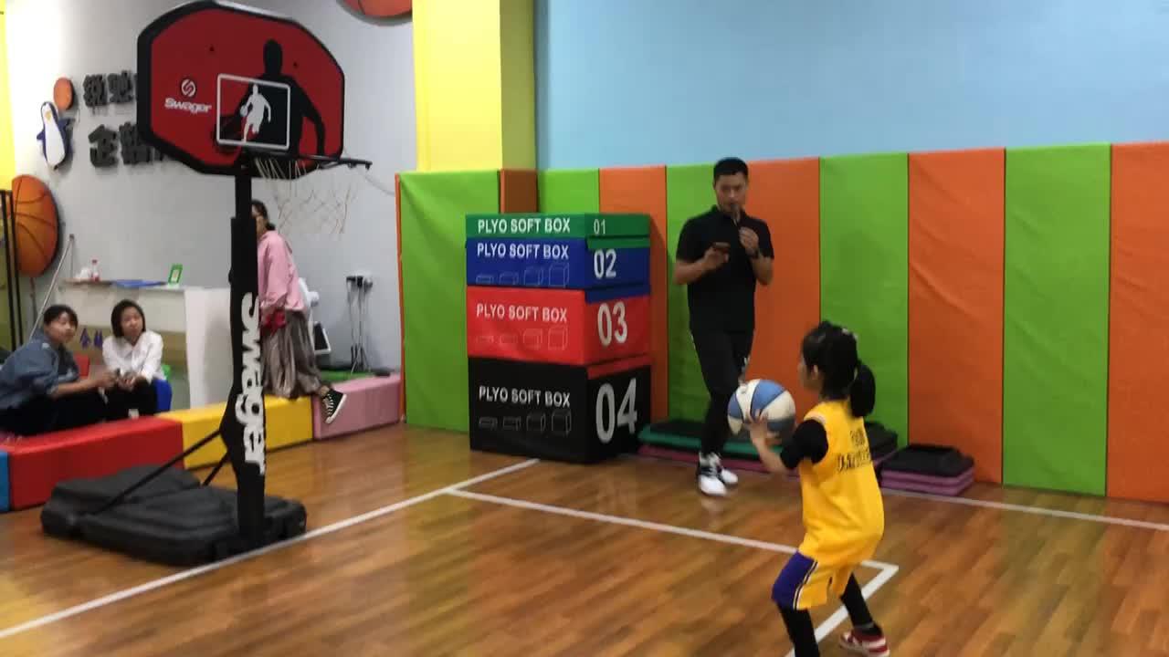 幼儿篮球表演大赛单人单项一分钟计时投篮#幼儿篮球 @抖音短视频