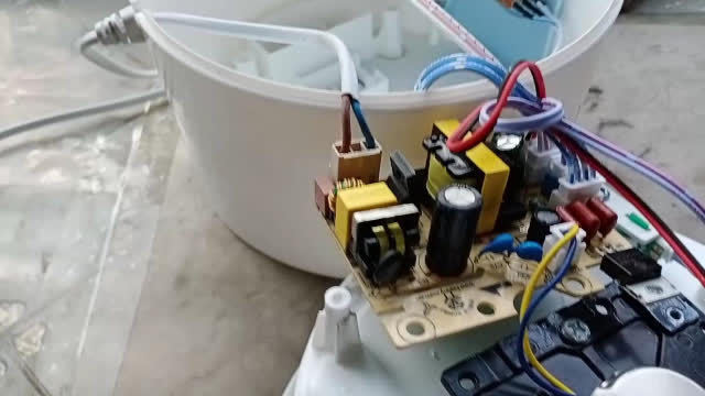加湿器不通电故障检修方法讲解