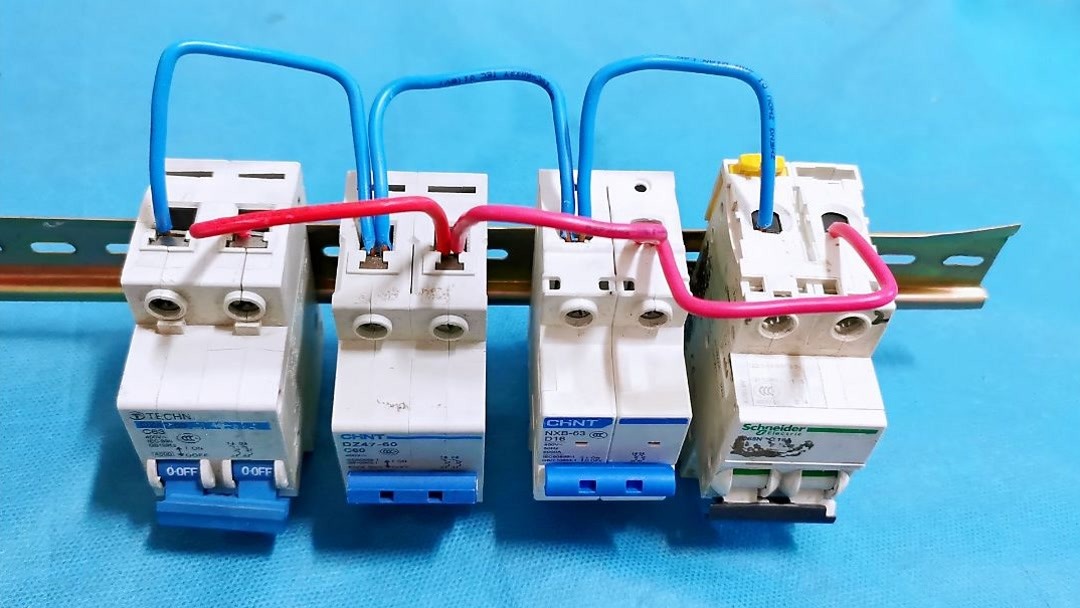 家庭配电箱怎么跳线?这才是老电工的接线手法,用几十年也不会坏
