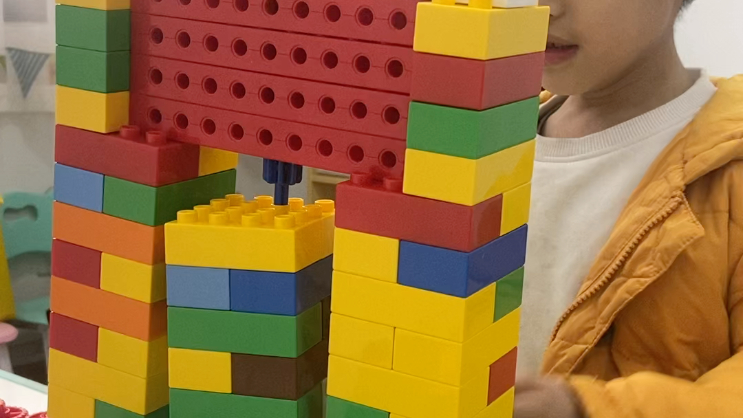 小栈编程年度作品评选-创想机器人拼搭-小年糕