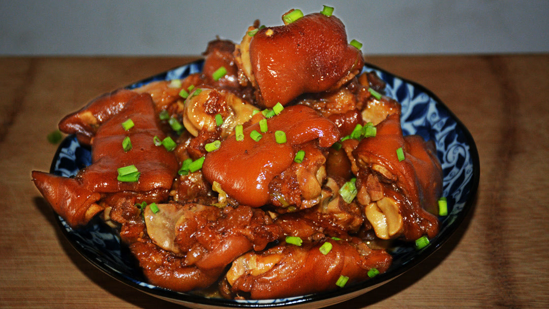 猪蹄新做法,不用放水,3斤猪蹄锅里一放,简单好吃又营养