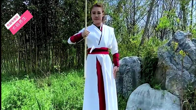 美女教练教金箍棒转棍