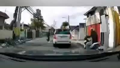 开门事故,真是左右为难#冬季交通安全 #守规则平安行