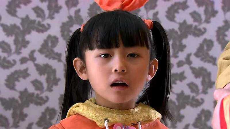 魔幻手机:小女孩竟然用这种方法打开电梯门,真是万万没想到