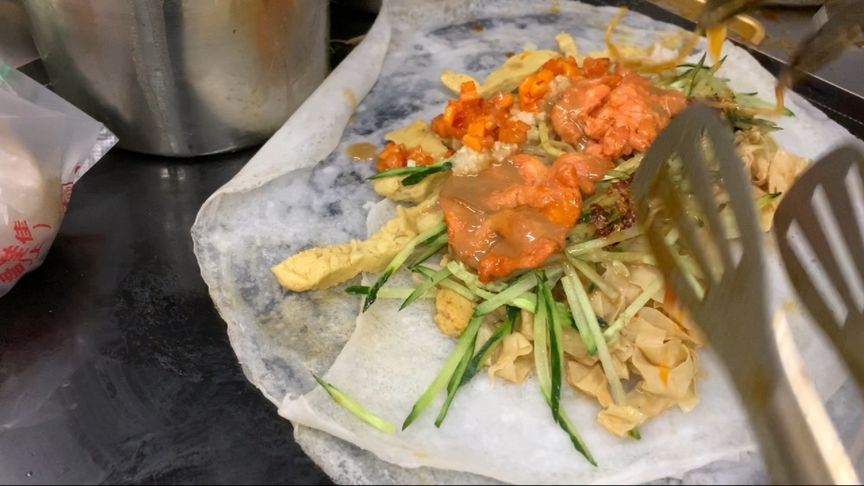 一天可以卖200多份的阜阳纯手工卷馍制作过程,非常有食欲