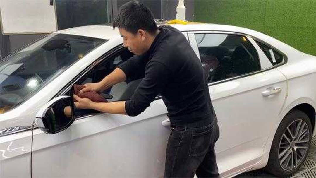 吉利星瑞 侧挡贴玻璃膜技术讲解教学视频 太阳膜教程