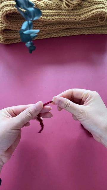 想织围巾就先学会起针,一起给男盆友织围巾...