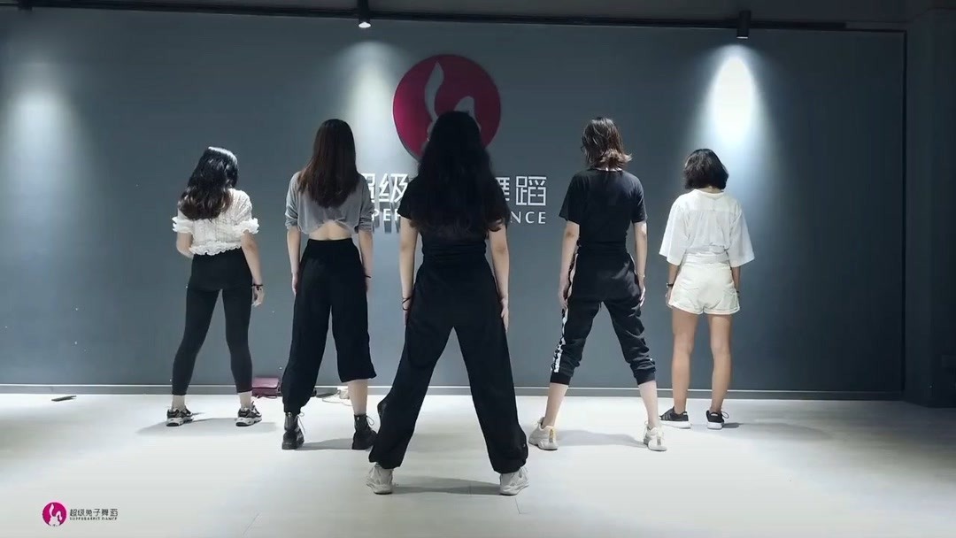 The boys 很简单的舞蹈