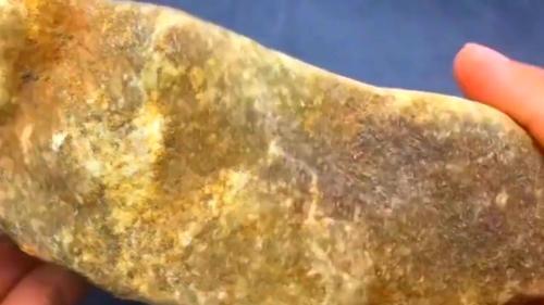 2000淘来的翡翠原石,成品起货价值200000,震撼!