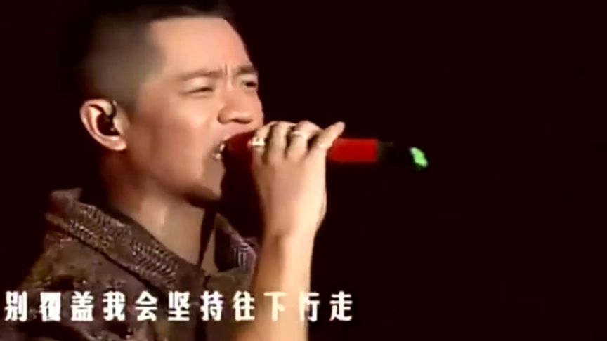 论神曲我只服凤凰传奇《自由飞翔》真接地气