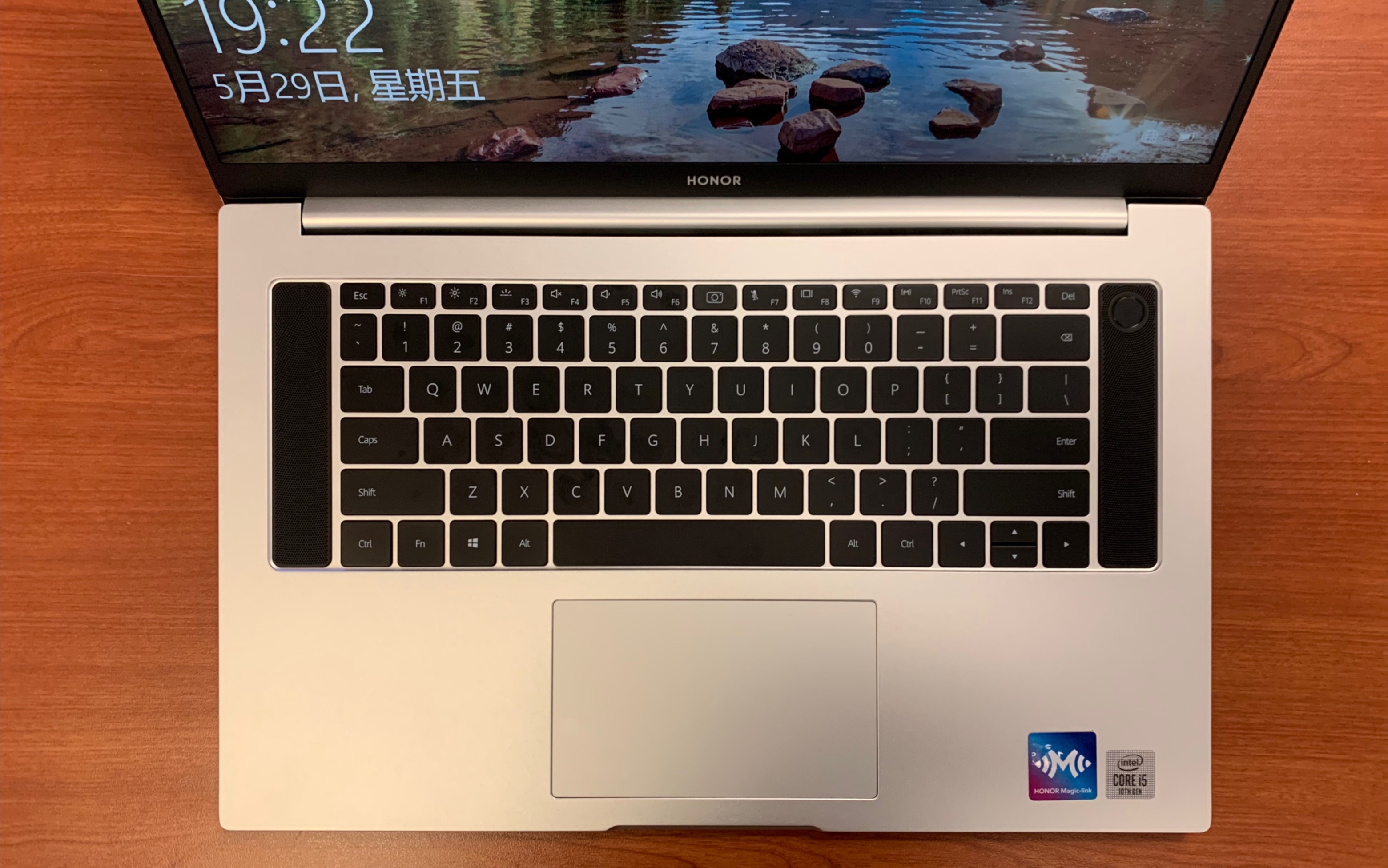 首款16.1英寸全面屏轻薄笔记本 -荣耀Magicbook Pro 2020测评