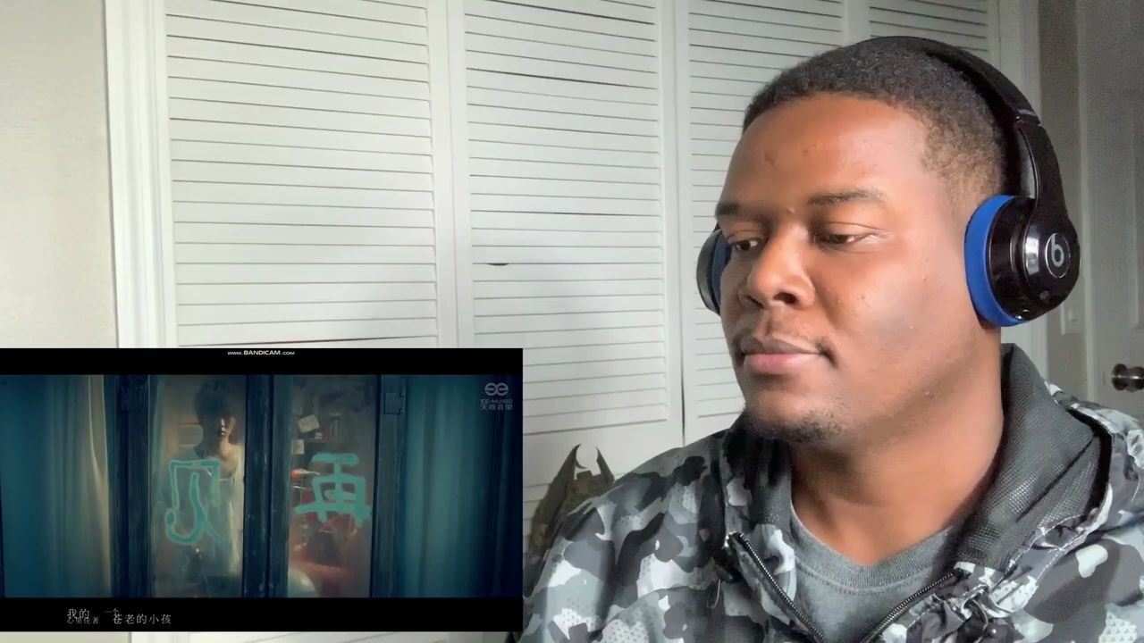 【油管反应视频】外国小哥观看华晨宇《烟火里的尘埃》