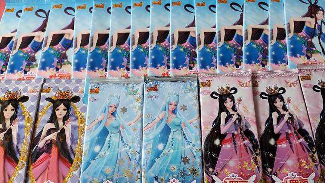 叶罗丽卡牌拆包,暑假玩叶罗丽卡牌拆包,你喜欢魔法包还是灵犀包