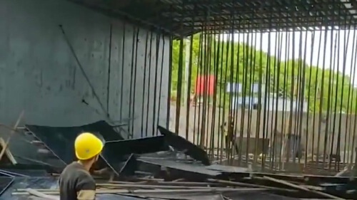 高手拆模一块砖头就搞定了,本来一天的话半天就干完了,技术含量很高啊!