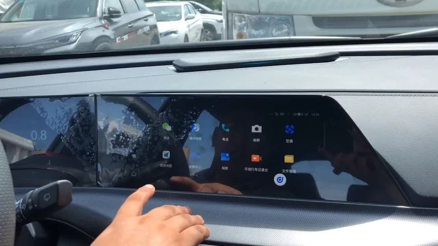 UNI-T使用的网络使用的是车联网、微信可以语音操作哦