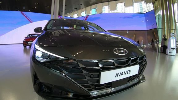 2021款现代伊兰特展示,外观与内饰高清实拍