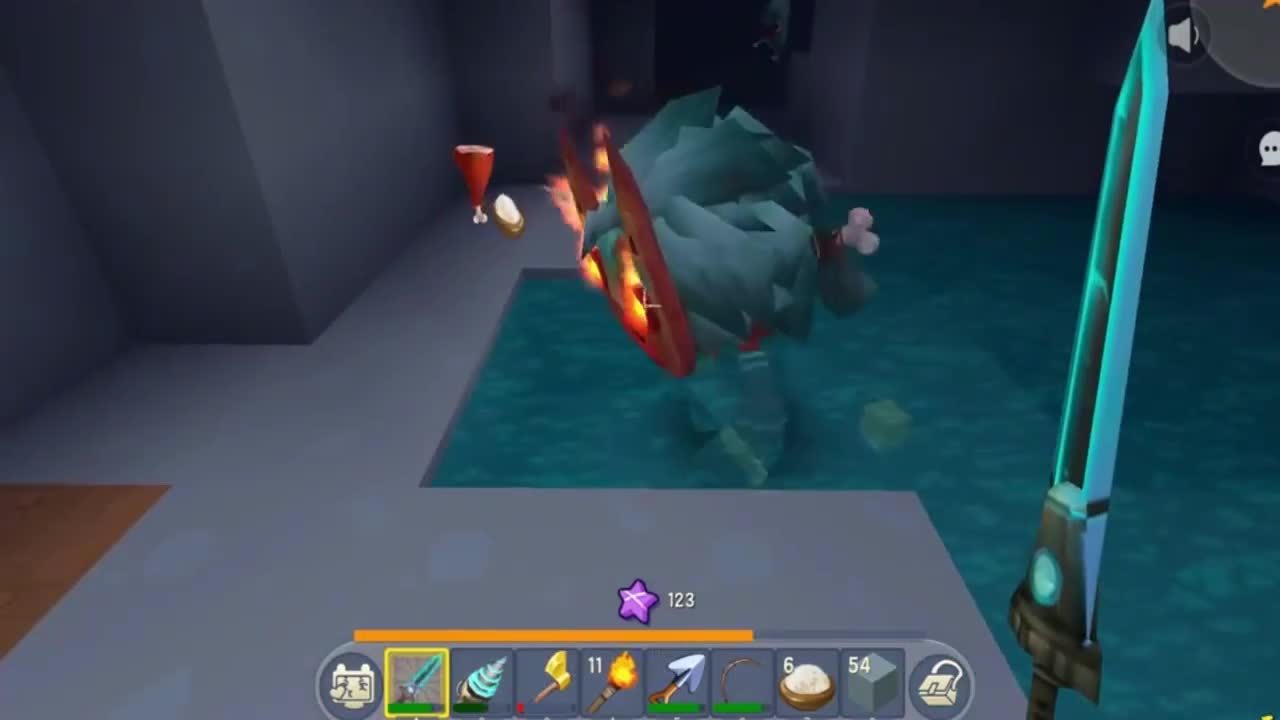 迷你世界:二狗子下洞遇见怪物,结果它们还打起来了