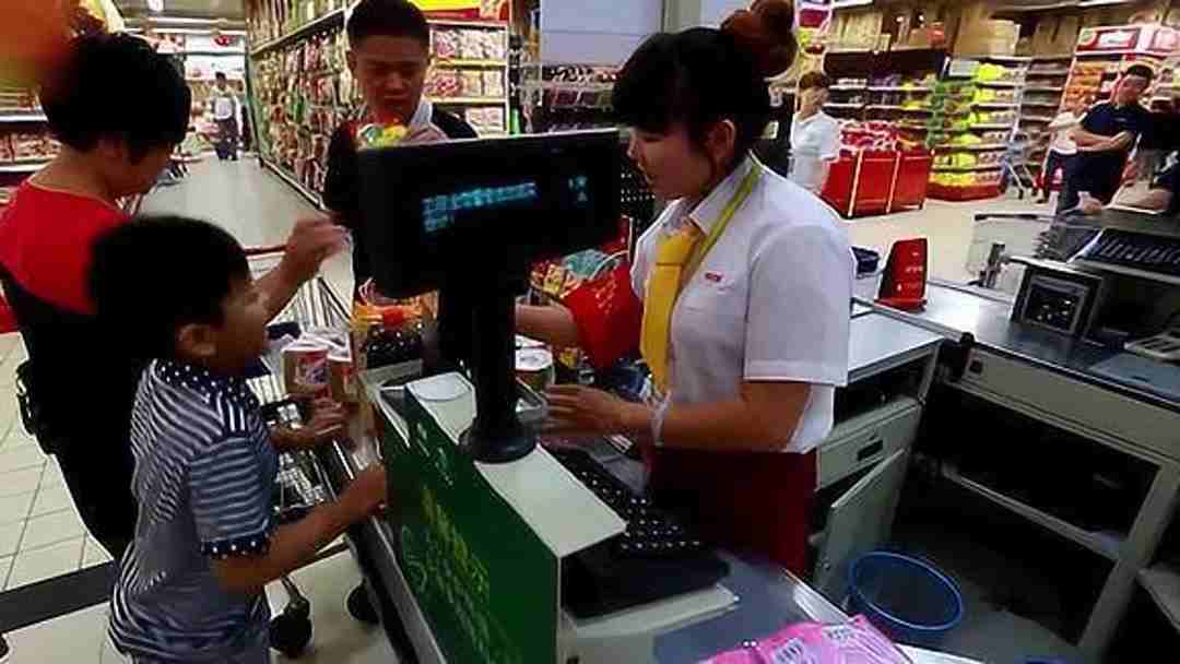 带个这样会计算的儿子去超市,就不怕吃亏了,速算比计算机还快!