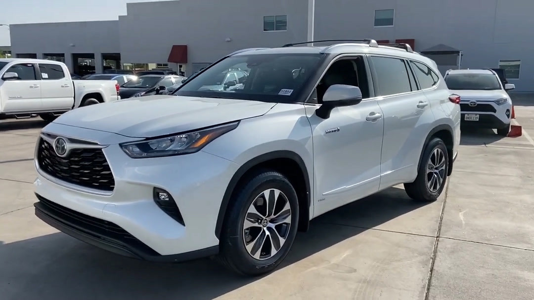 这就是2021款丰田汉兰达混动版,全新五座布局,实车太漂亮了!