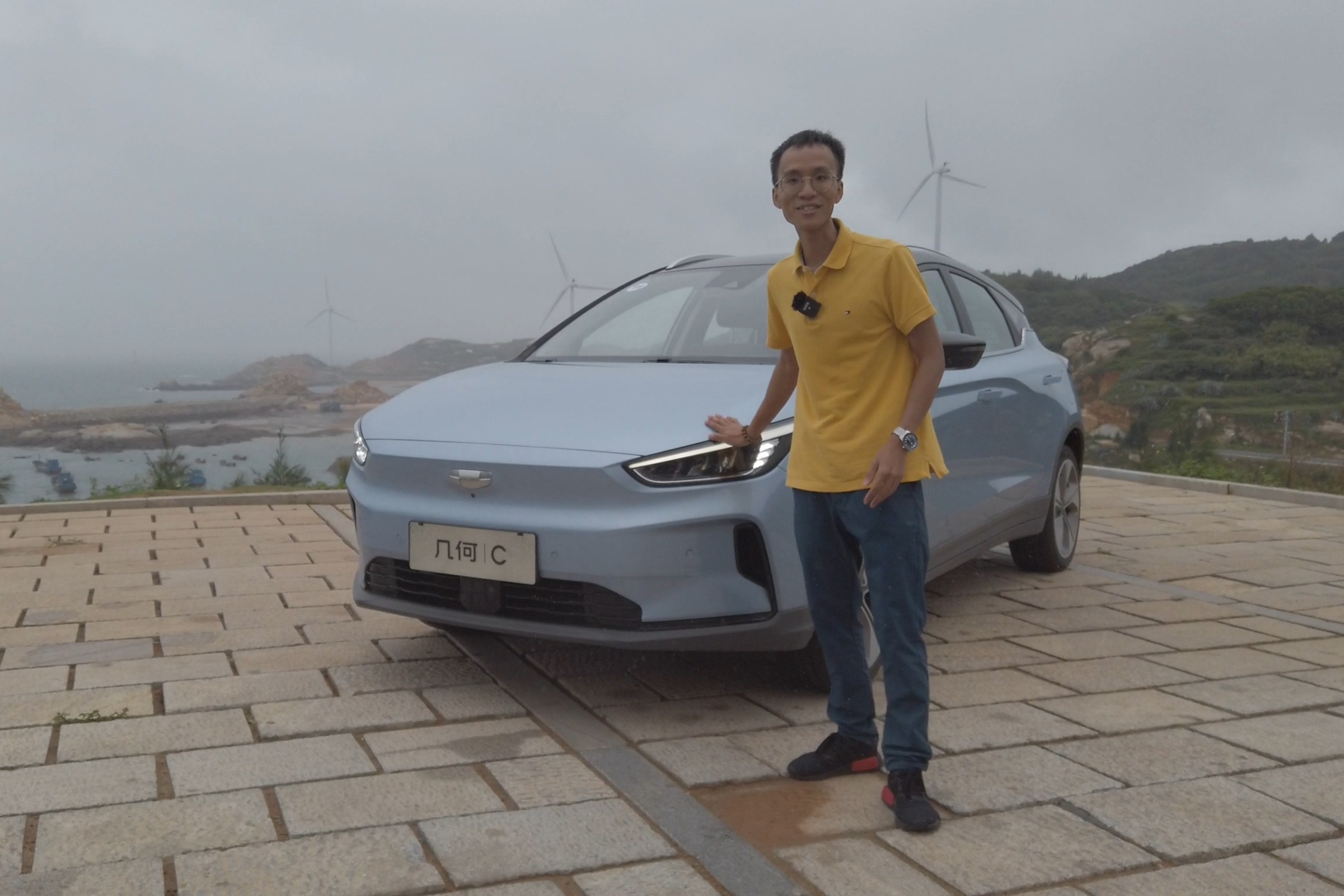 105车评——续航550km,7秒多破百,十几万的几何C还挺好开