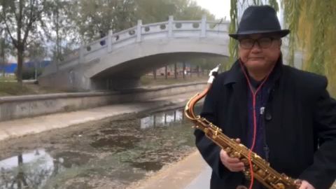 次ߎ� 经典老歌 降A 《弯弯的月亮》 原唱:何炫